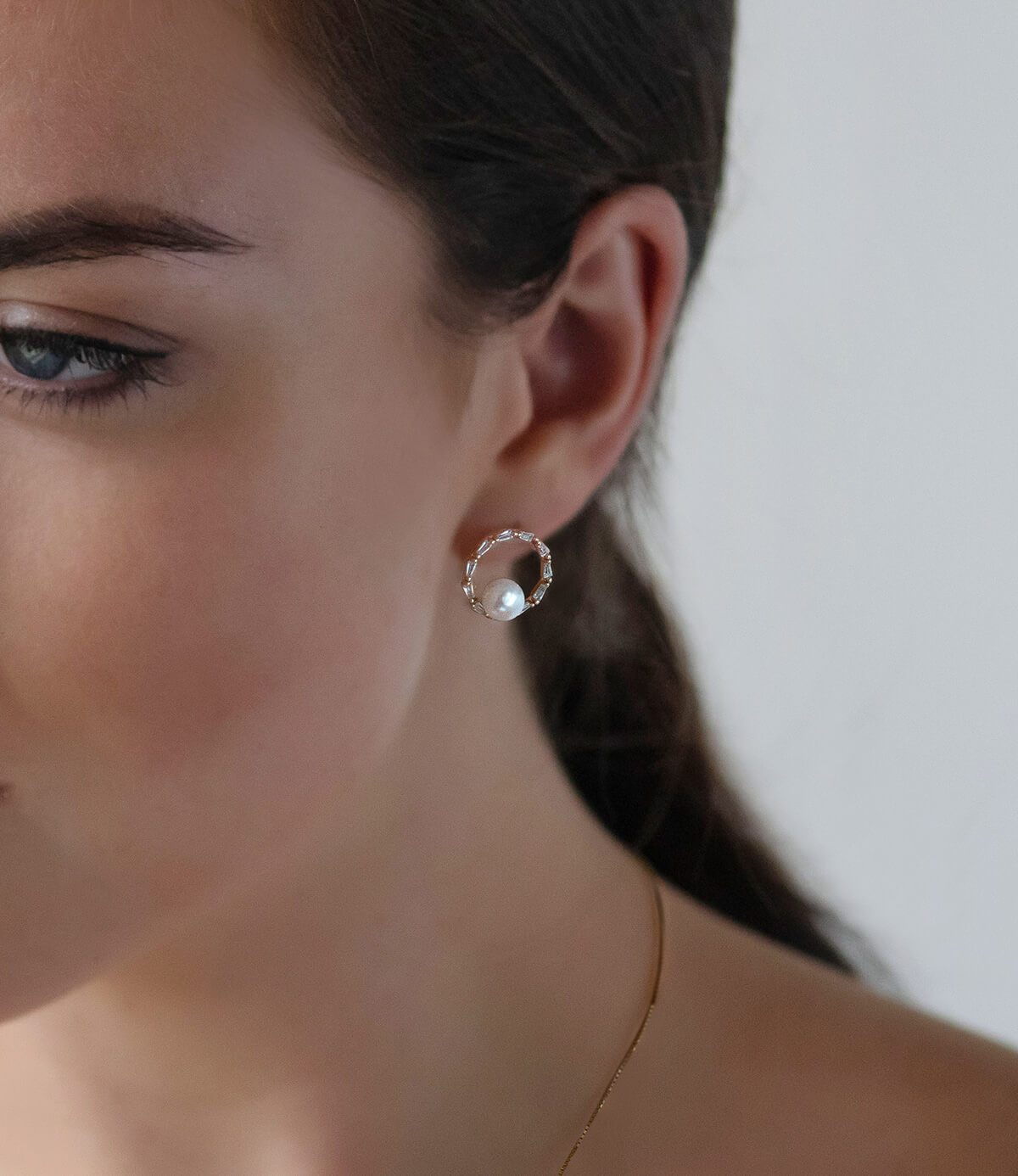 Stylish pearl earrings store